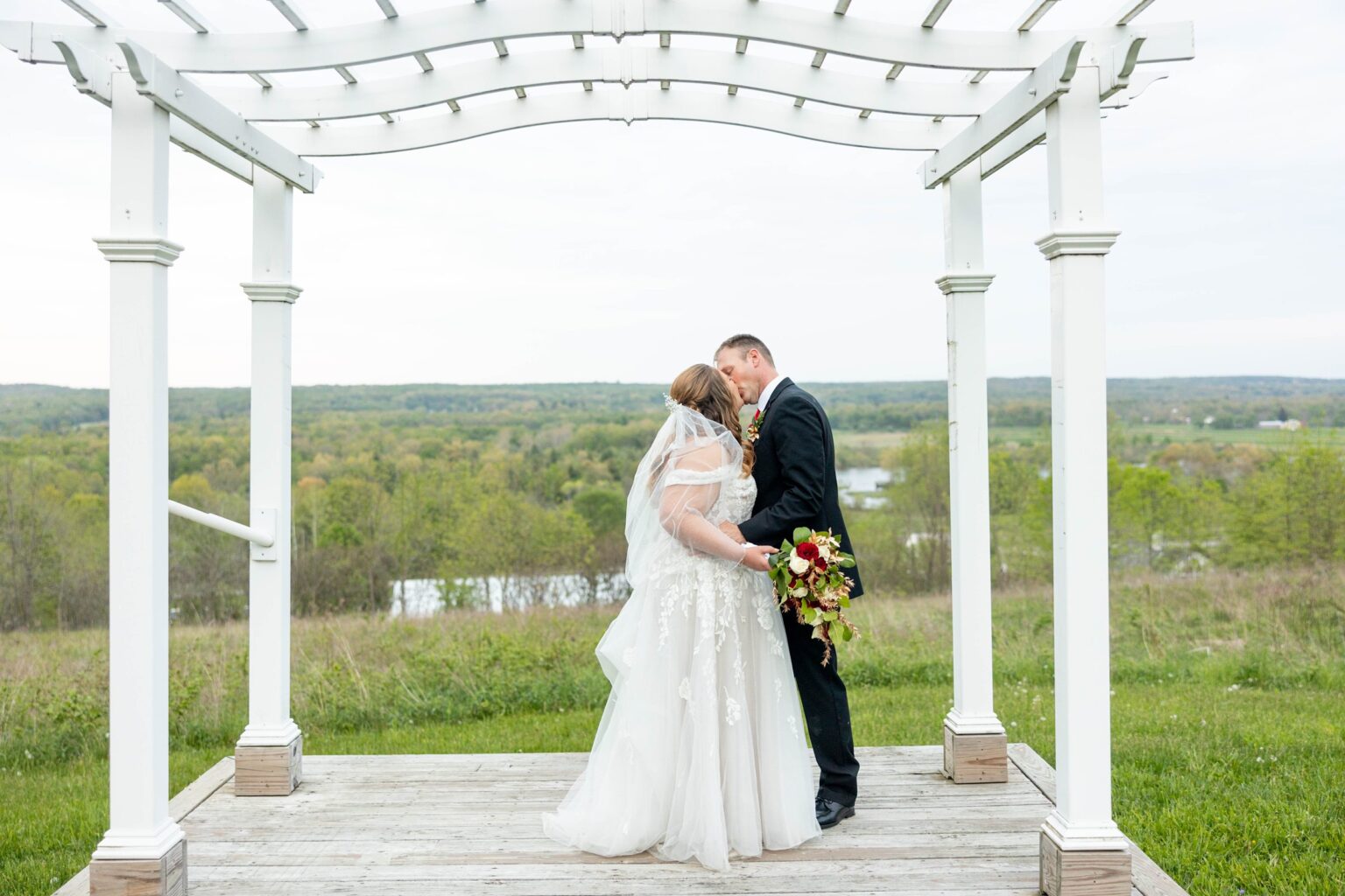 Trent + Haley : Sparrow Hill Mini Wedding | thesparrowhill.com